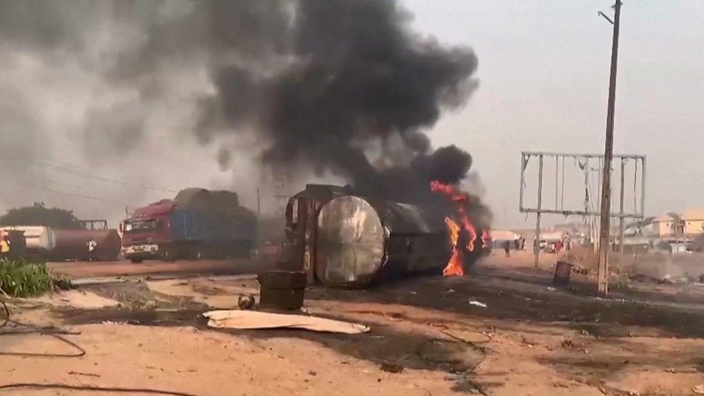 Fuel Tanker Explodes after Tyre Bursts on Niger Road, One Week After ...